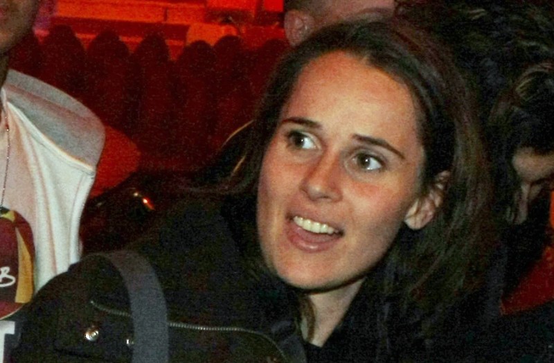 Breghje Kommers: Zakenvrouw, Manager en Halfzus Abel Tamata